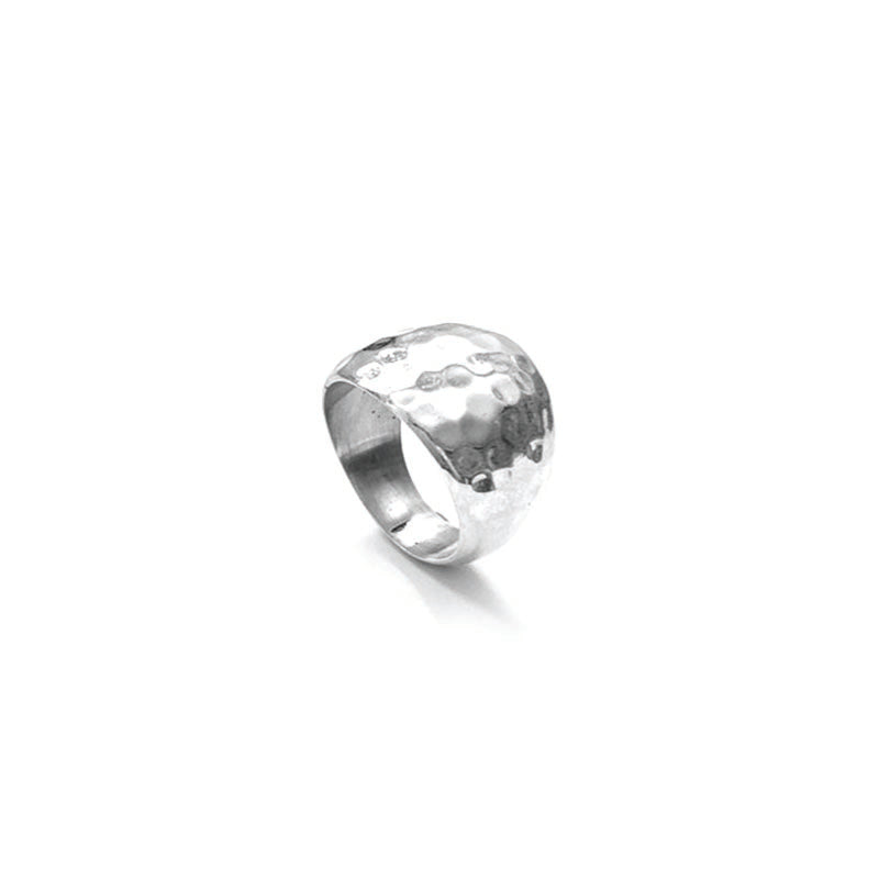 HAMMERED TAPPERED BAND RING – SILVERSHOP